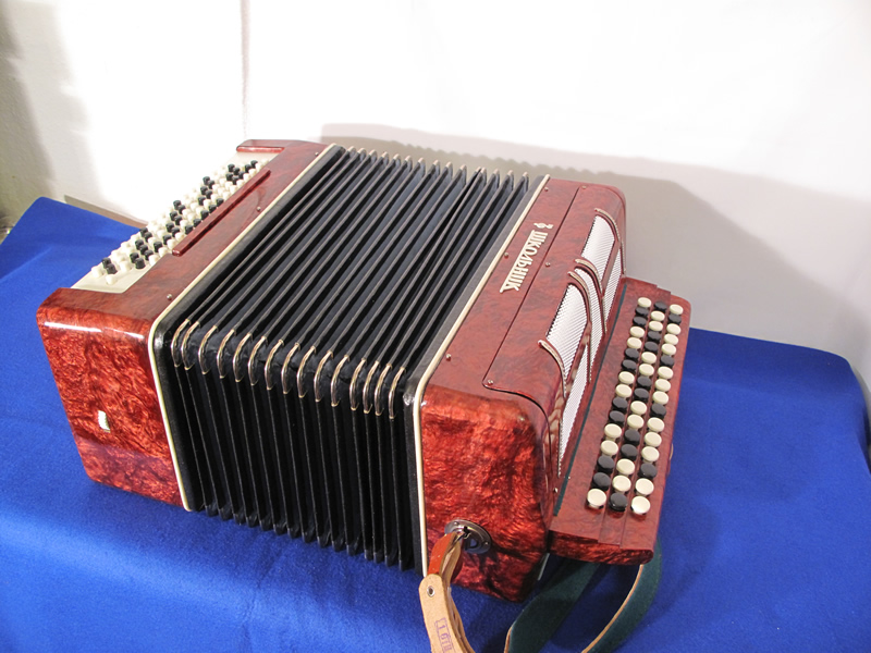 Russian Bayan B system button accordion