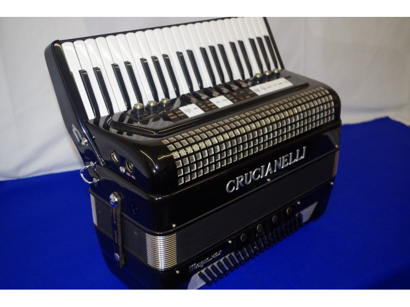 Crucianelli 120 Bass midi accordion bundle with extras