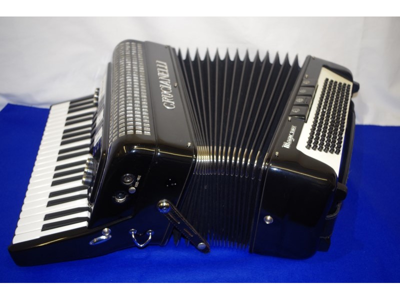 Crucianelli 120 Bass midi accordion bundle with extras