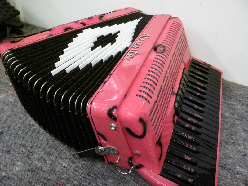 Aliante 3 voice decorated pink piano accordions