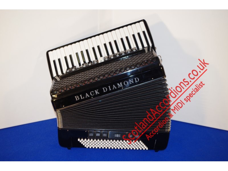 Black Diamond 120 bass black piano accordion